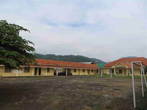 Toplokercom Dan Smk Sekar Bumi Nusantara Bersatu Dalam Pengantaran Xbanner Dan Poster Membangun