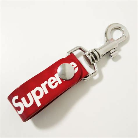 50％割引【日本未発売】 Supreme Snap Hook Keychain カラビナ Kaws その他 アクセサリー Ota On