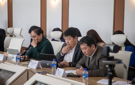 Ирэх хичээлийн жилээс 3 4 дүгээр ангид англи хэл заах бэлтгэлийг хангаж багш нарт сургалт