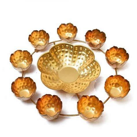 Golden Antique Flower Metal Urli At ₹ 350piece In Khair Id