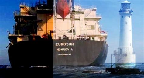 Port Of Colombo Sri Lanka කුඩා රාවණා පරයේ සිරවුණු නෞකාව ගැන නාවික