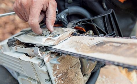How to Clean Chainsaw