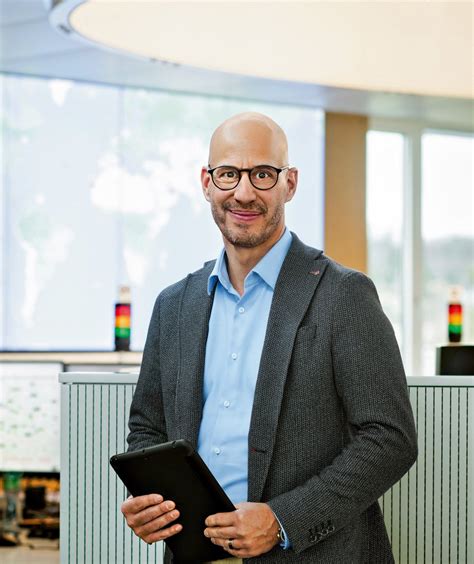 «die Rega Hilft Auf Der Ganzen Welt Schweizerische Rettungsflugwacht Rega