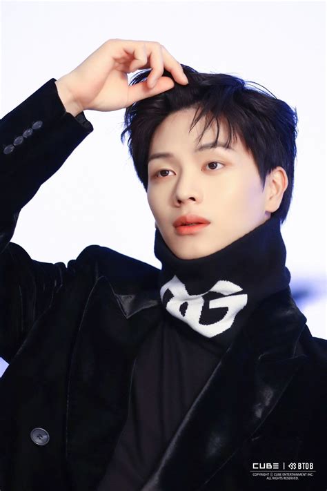 육성재 화보 비하인드 사진  연예이슈 수다방 네모판