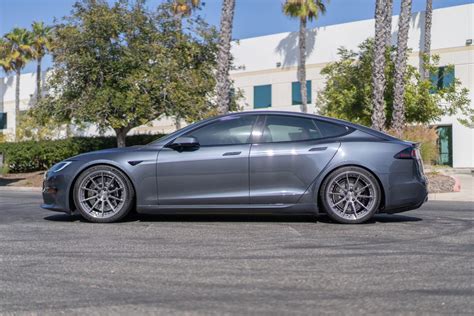 Vendor Official Signature Wheel Gallery Model S Plaid And Performance