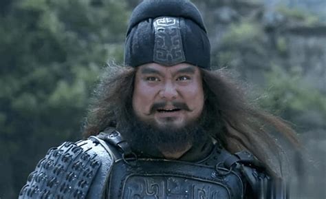 三国演义：吕布为何畏惧醉酒的张飞？你看当时翼德身边还有谁