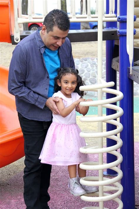 Single Dad Plays With His 4 Year Old Daughter Latina Brunette With