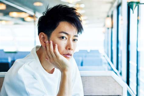 糖粉準備接機 《初戀》男神佐藤健旋風來台！新書揭露緊急修改劇本秘辛！ 夢想誌