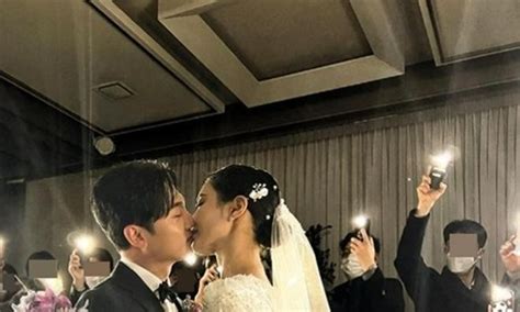 스포키 ‘야구 여신 정인영 윤석현과 지난 8일 결혼아나운서♥배우 부부 탄생