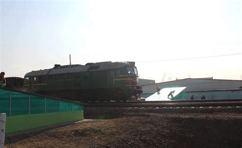 Толгойтын төмөр замын доогуур явган хүний нүхэн гарц нээлээ