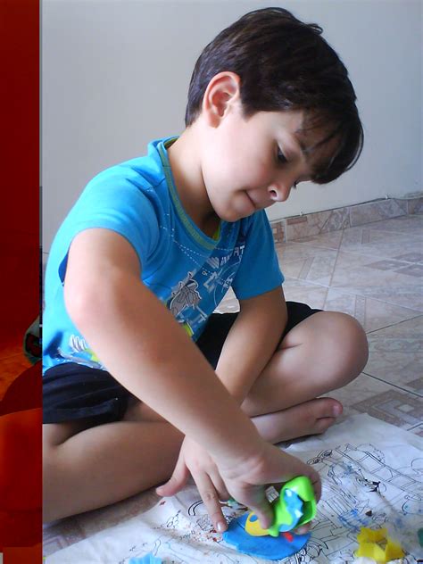 Nana Mariana Brincando De Massinha