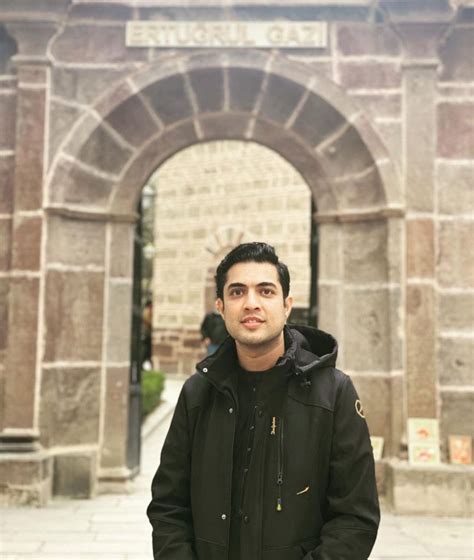 Here Is Why Iqrar Ul Hassan Slapped A Man Publicly Reviewit Pk