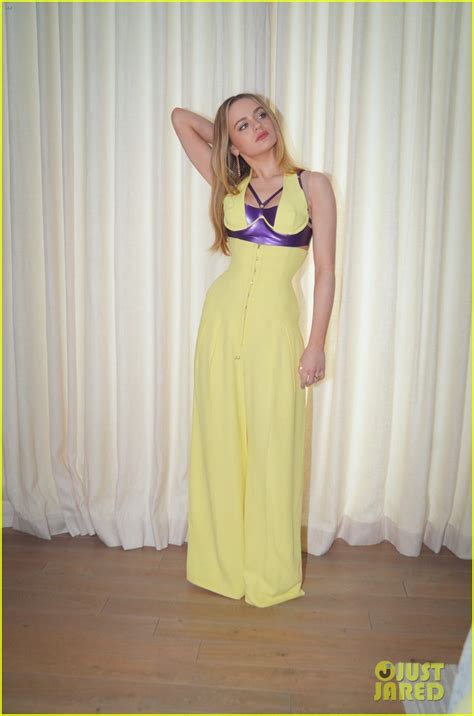 Joey King Channels A Fashionable Minion While Promoting Despicable Me 4 In LA Photo 5041517