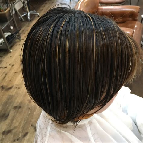 ブリーチでハイライトを入れた後、次のヘアカラー。 Salon Blog