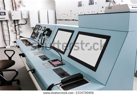 2 676 Imágenes Fotos De Stock Objetos En 3d Y Vectores Sobre Ship Monitoring System Shutterstock