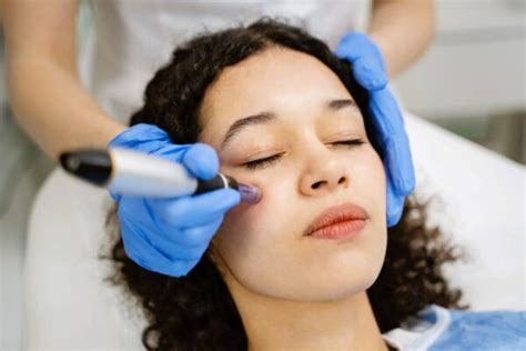 Red Light Therapy Benefits How Can It Help Treat Symptoms Of Multiple