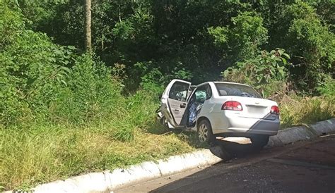 Colisão Entre Carro E Carreta Deixa Vítima Fatal Na Br 282
