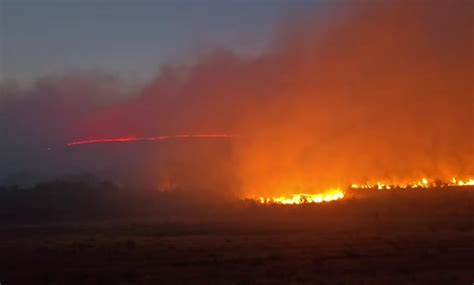 Пожарът край Костинброд се разраства 20 къщи са изгорели