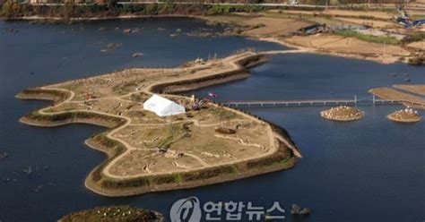 양구군 한반도 인공습지에 전망대 설치