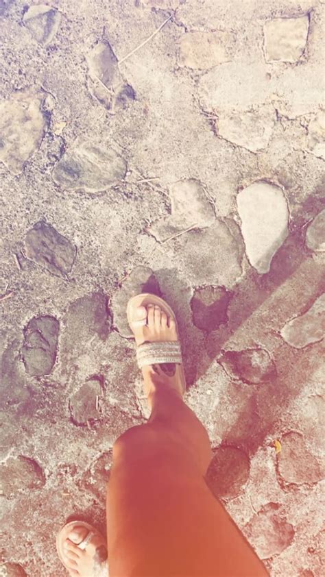 Jennifer Weists Feet