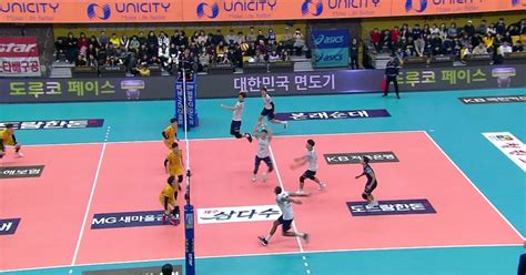 우리카드 5연승 달리며 2위 도약
