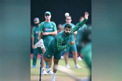 World Cup 2023 Mickey Arthur Throws Weight Behind Misfiring Shadab