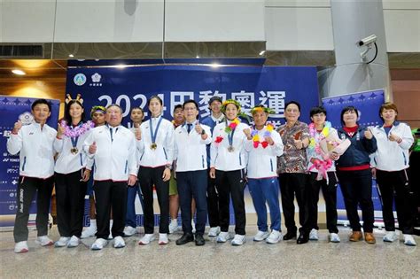 奧運國手榮歸 空軍f 16v伴飛 軍聞 奧運國手榮歸 空軍f 16v伴飛 青年日報