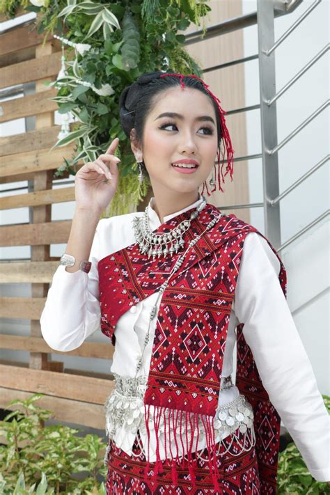 📌ต้องการชุดการแสดง 4 ภาค ไม่ต้องไปไกลถึงภูมิภาค 🔻ชุดการแสดงพื้นเมือง