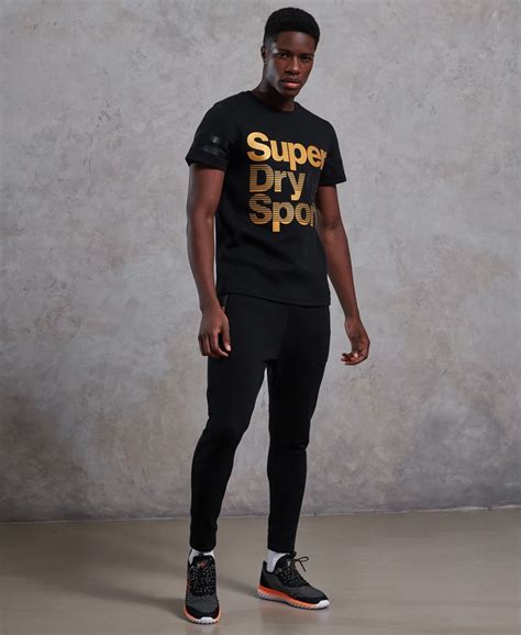 Mens Gym Tech Gold Award T Shirt In Black Superdry