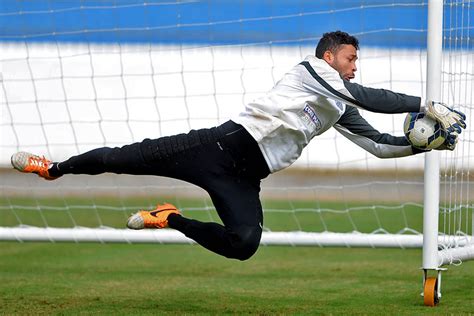 Veja Fotos De Vladimir Goleiro Do Santos Gazeta Esportiva