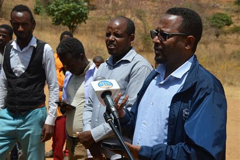 በኮሮሚ መንደር ጉብኝት ተካሄደ ~~~~ በሀረሪ ህዝብ ክልል ሶፊ ወረዳ የሚገኘውን የኮሮሚ መንደር ለቱሪስቶች