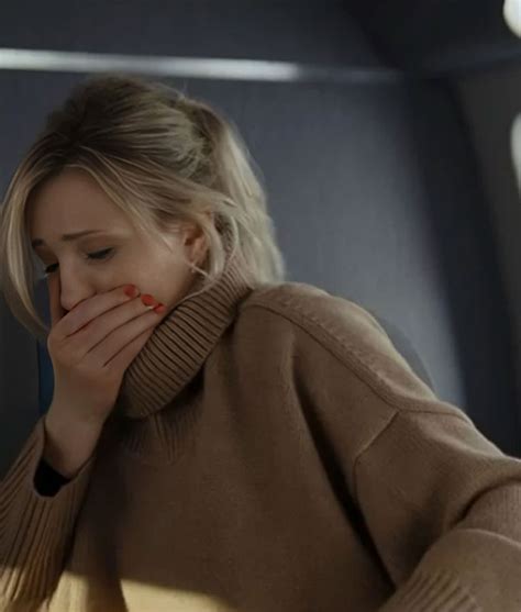 Back In Action Cameron Diaz Turtleneck Sweater Stylish Outfit