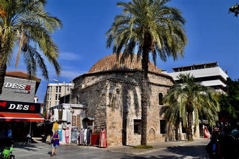 Escena Callejera Del Centro De La Ciudad De Antalya Noviembre De 2022