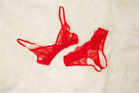 How To Go Back To Being Friends After Sleeping Together How To Stay Friends After A Hookup