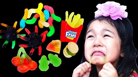 いろんなグミを食べたよ♪イモムシ 蜘蛛 ハンバーガー ポテト ピザ カエルなどなど Himawari Ch Youtube