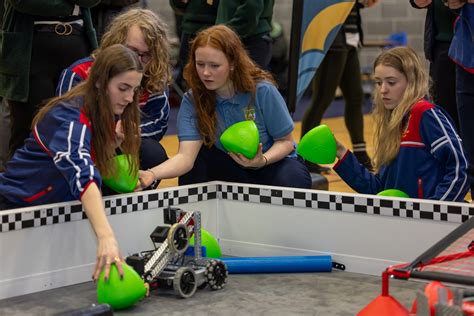 Midlands Hosts VEX Robotics Regional Finals
