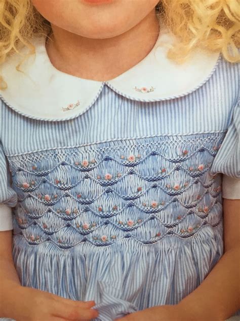 Pin By Linda On Smocking Projects To Try Smocked Baby Dresses Girls