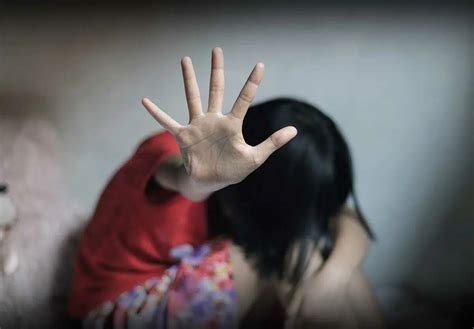 हेटौंडा एकेडेमीकी ८ वर्षिय बालिकामाथी बसका सहचालकले गरे दुर्व्यवहार