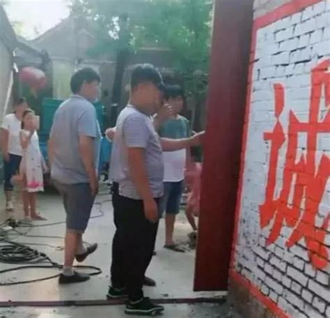 自家成了村民的遊樂園，大衣哥怒設關卡裝鐵門，村民卻有謾罵怨言 每日頭條