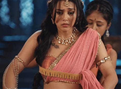 Mallika Singh Boobs Size And Navel Guess Her Boobs Size In Comments