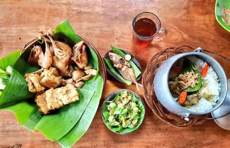 Rekomendasi Tempat Makan Di Bandung Yang Wajib Dikunjungi Pelayanan Sat Set Anti Lelet
