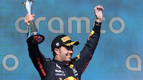 El sol la luna y Checo Pérez Firma con la agencia de celebridades