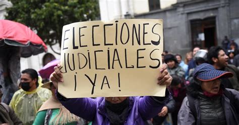 Tras 12 Días De Bloqueos De Carreteras Por Seguidores De Evo Morales