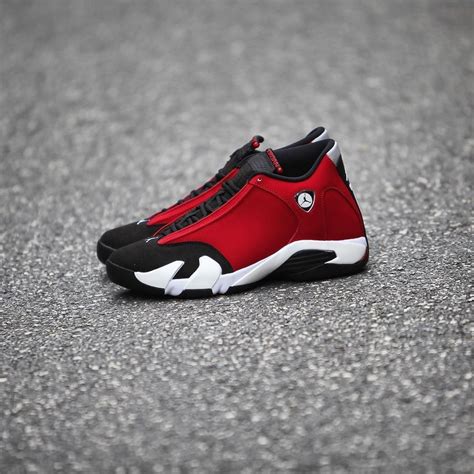 Szykuj Się Na Premierę Air Jordan 14 „gym Red”