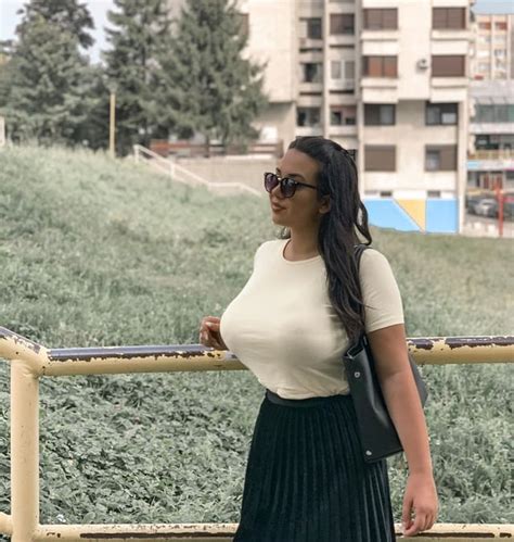 White Tee R2busty2hide