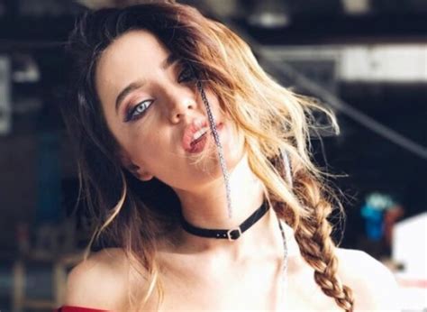 Nadya Dorofeeva Slitheris