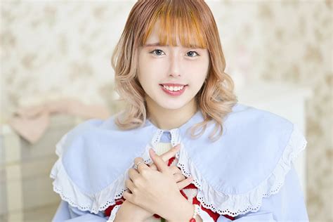 Se、モデル、ライバー、カウンセラーと多くの顔を持つ野々宮にインタビュー「思い入れがずっと更新をされてっている」│推しごと