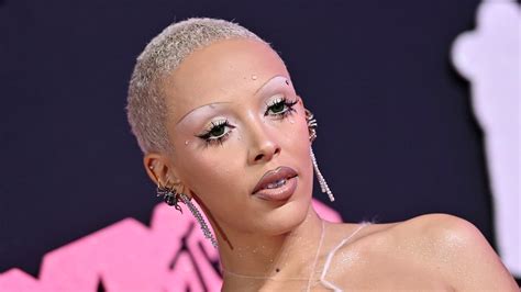 Doja Cat Says Claims That She Hates Her Fans Are Misquoted Teen Vogue