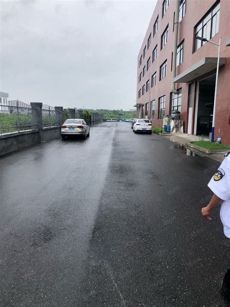 【3图】全新标准机械厂房出租常州新北西夏墅厂房仓库土地车位出租 常州58同城