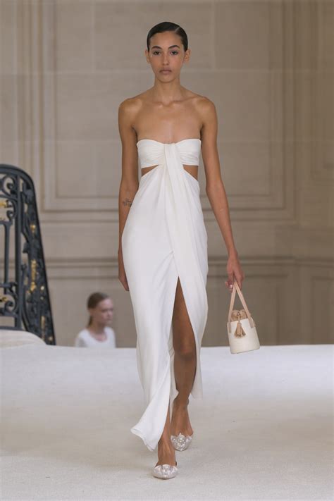 Giambattista Valli Spring 2025 Ready To Wear Collection Photos
